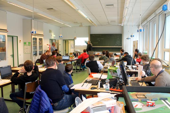 Schule hacken - Digitalisierung mitgestalten - RhönEnergie Fulda GmbH ...
